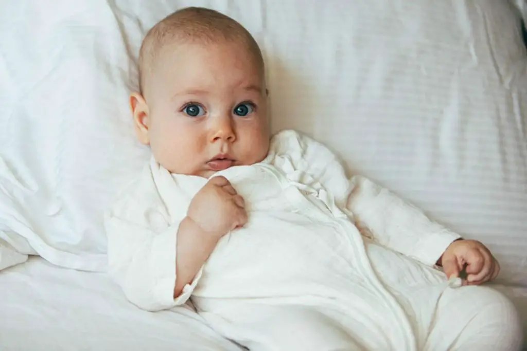 Estas son las 3 razones por las que tu bebé se despierta en la noche