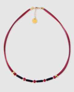 Collares rojos: Propuestas elegantes y glamorosas para complementar tus ...