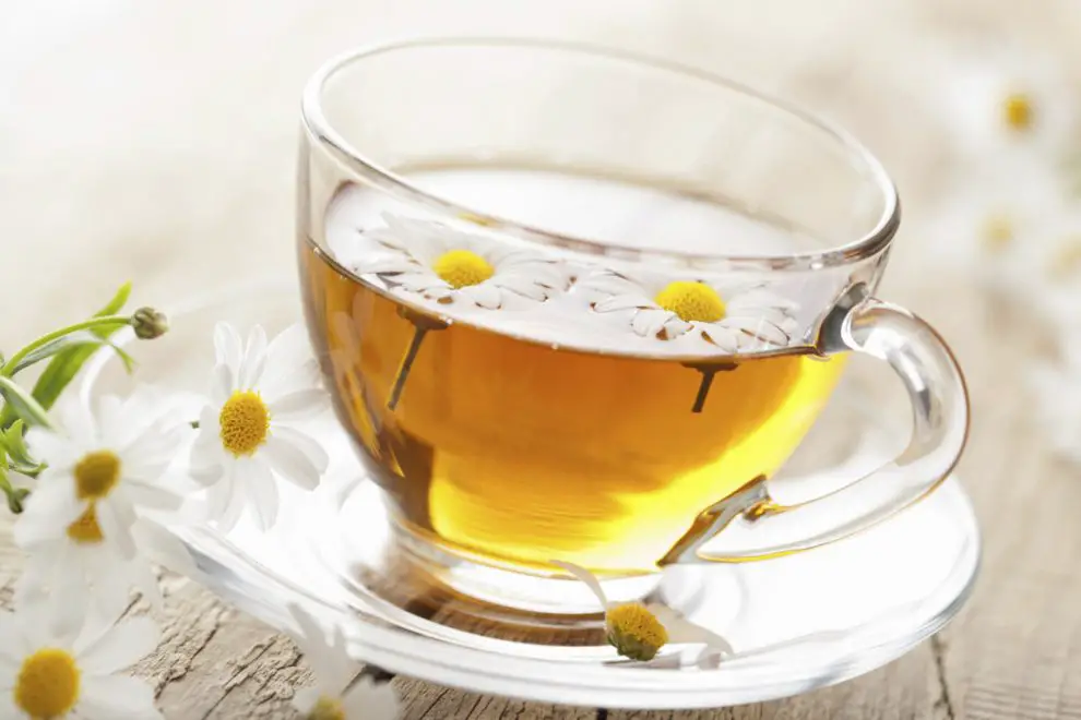 Beneficios de tomar té de manzanilla para la salud
