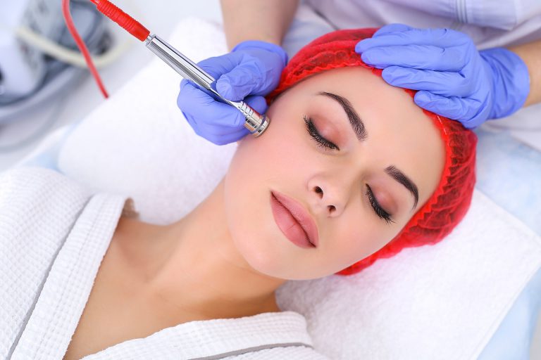 Microdermoabrasión: ¿Qué es y para qué sirve? ¡Beneficios y resultados para tu piel!