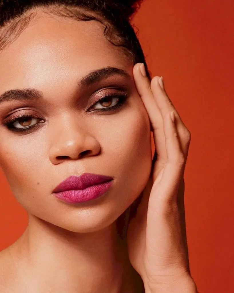 Labiales para morenas claras ¡Colores increíbles para tu tono de piel!