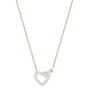 Collares de oro ¡25 Modelos + tips para combinarlos con tu outfit!