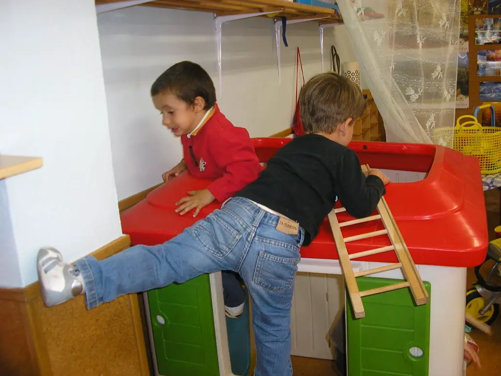 Juegos fáciles para niños ¡Ideas divertidas para cualquier ocasión y lugar!