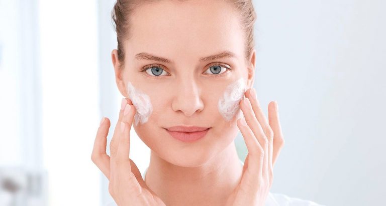 ¿Cuál es la mejor crema para piel seca y escamosa? +12 Productos para ...