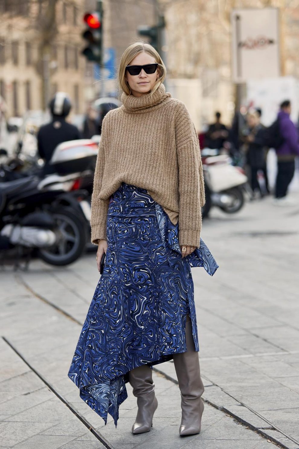 Falda azul marino: Un estilo para chicas clásicas (pero no aburridas)