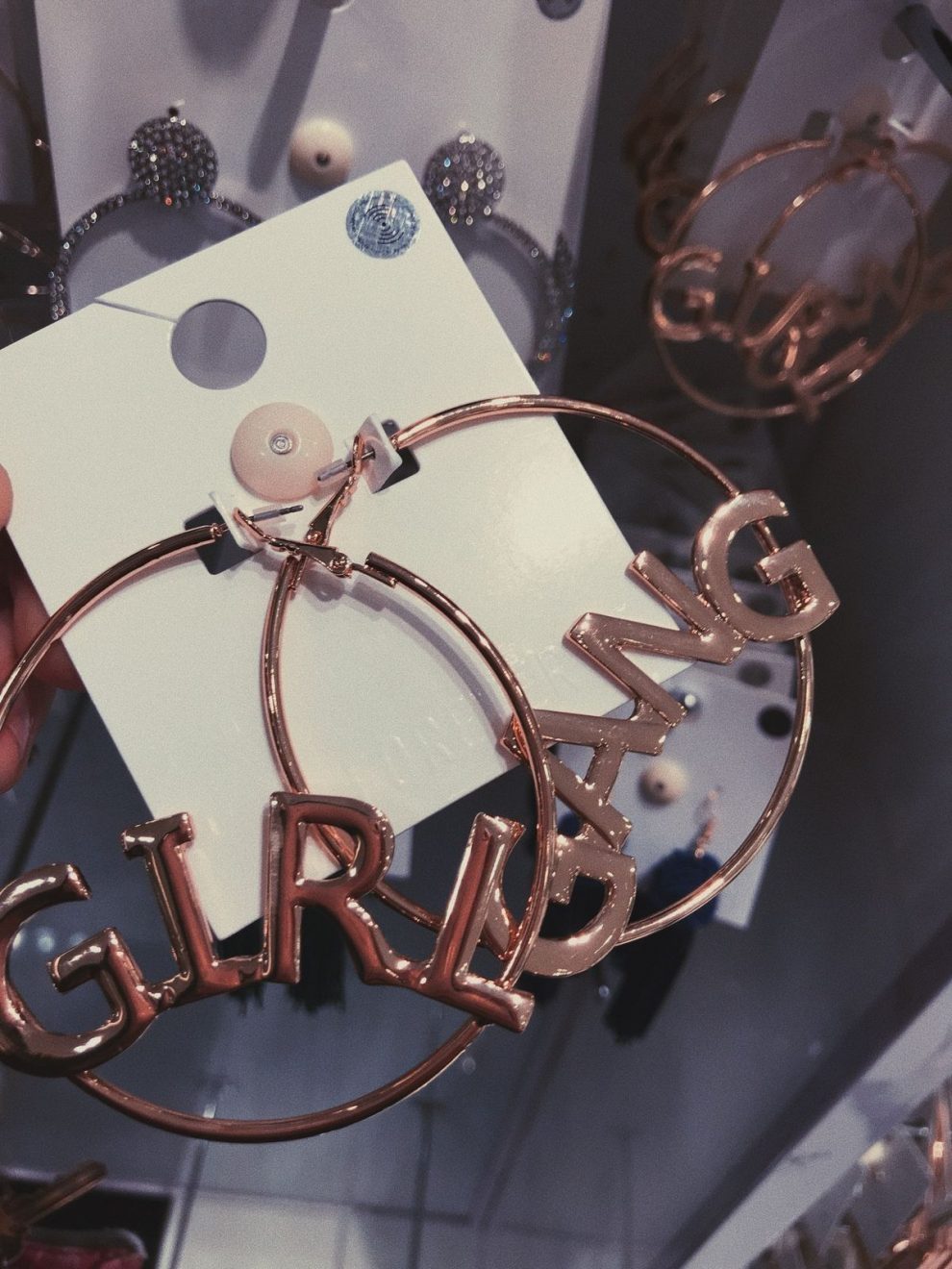 Aretes de moda: El accesorio clave para potenciar tu look