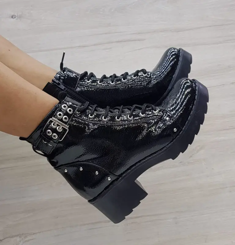 Botas rockeras: El calzado para los looks + atrevidos (y virales)