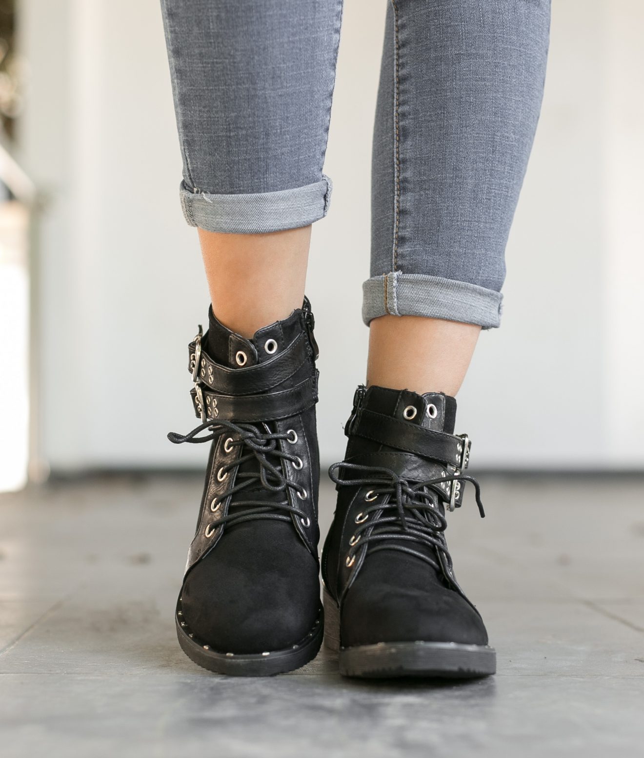 Botas rockeras: El calzado para los looks + atrevidos (y virales)
