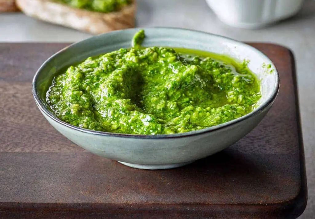 +13 Salsas con albahaca deliciosas para pastas, carnes y ensaladas