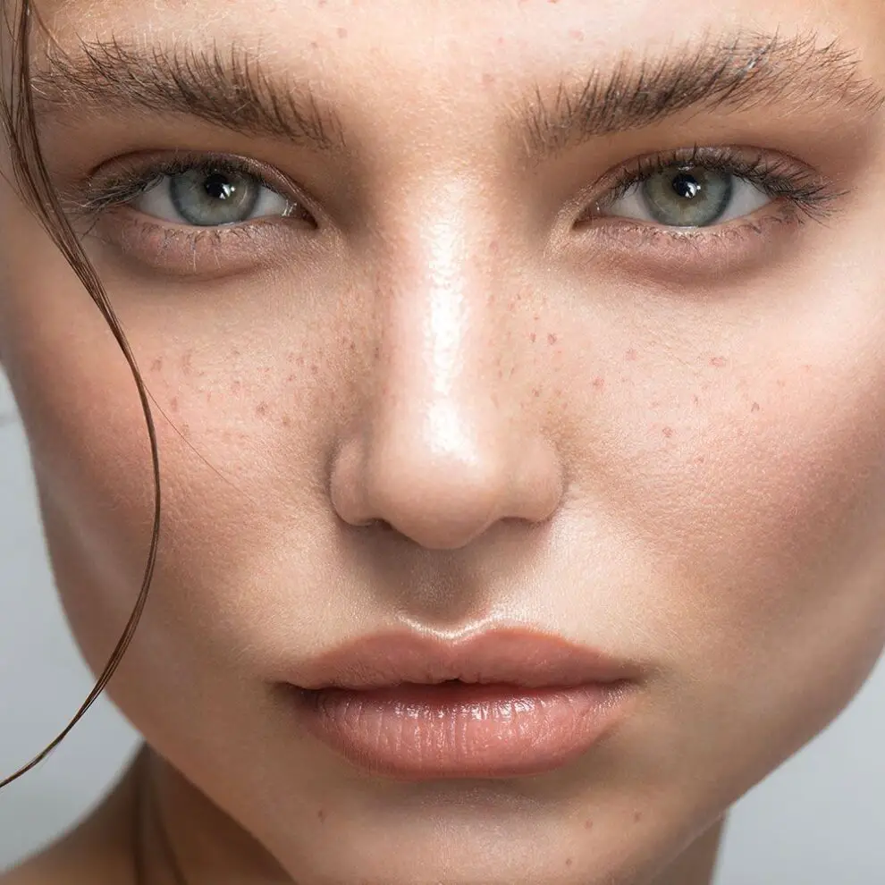 La importancia de las cejas: Trucos y técnicas para mantenerlas bonitas