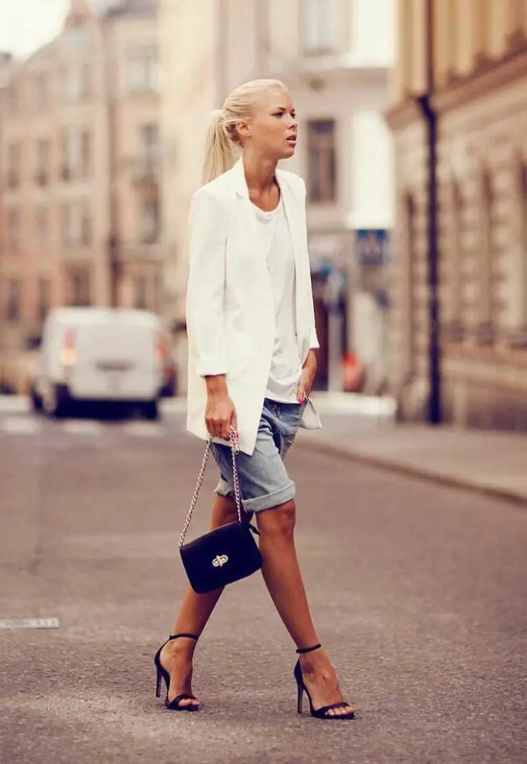 +16 Looks con shorts largos que arrasan en el street style