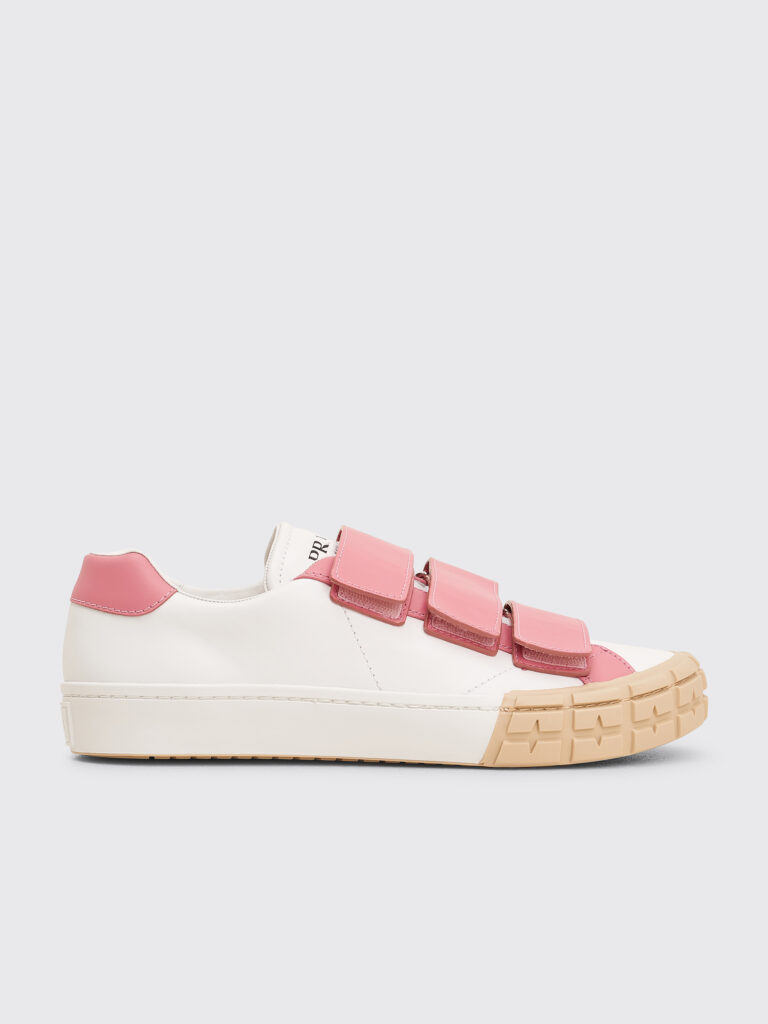 Las zapatillas con velcro han vuelto [y así las vas a llevar]
