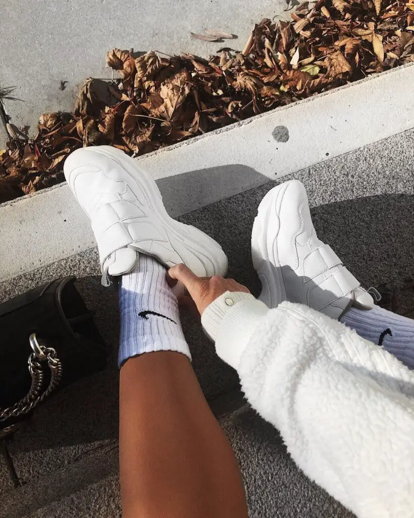 Las zapatillas con velcro han vuelto [y así las vas a llevar]