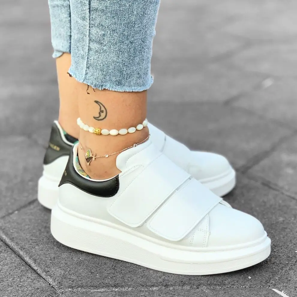 Las zapatillas con velcro han vuelto [y así las vas a llevar]