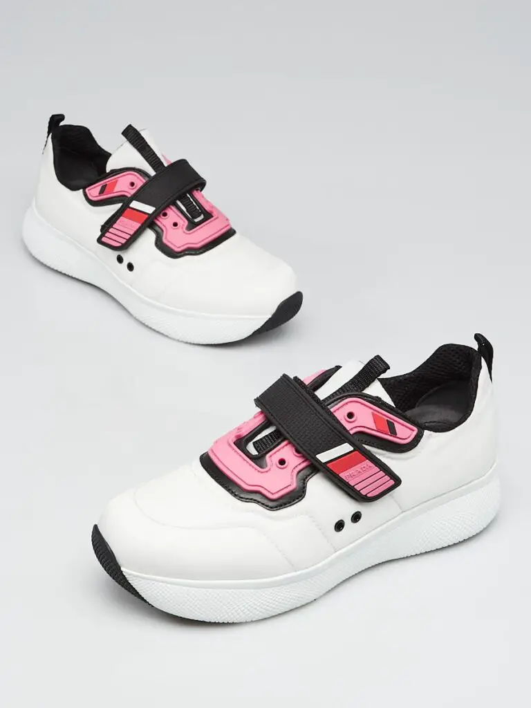 Las zapatillas con velcro han vuelto [y así las vas a llevar]