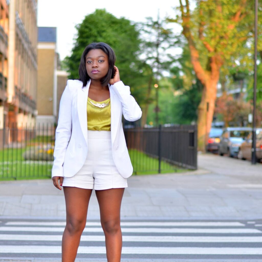 ¿Cómo combinar un short blanco de mujer? Ideas y looks para todos los ...