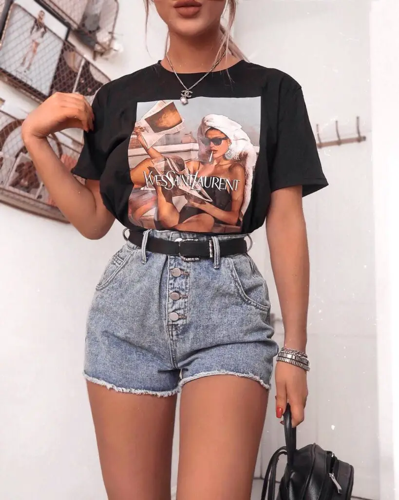+21 Looks con shorts retro que resaltan la figura