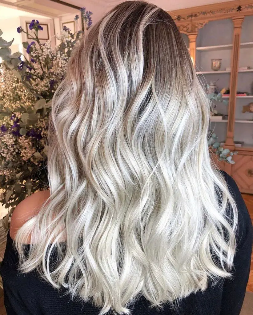 Mechas rubias para darle un look fresco a tu rostro