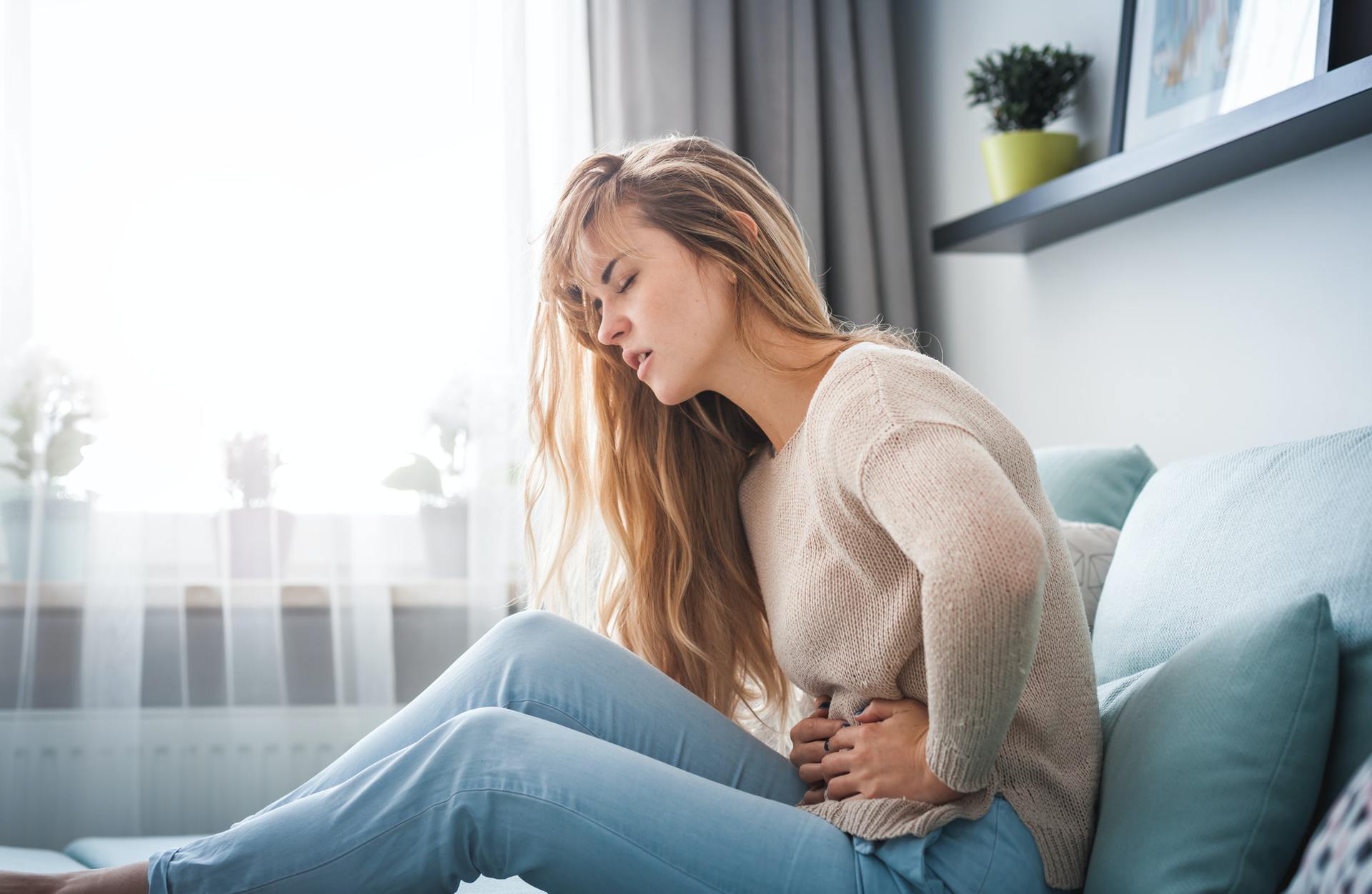 ¿Cólicos menstruales muy fuertes? Esto es lo que debes hacer para ...
